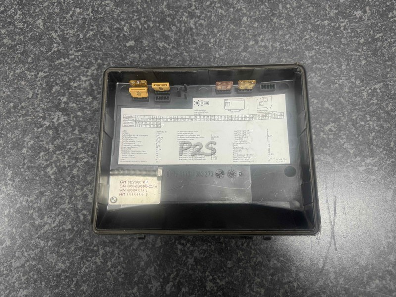 BMW E31 840/850 Fuse Box Cover (USED) – MOTORCADE MOTORSPORT (PTY) LTD