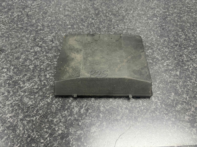 BMW E31 840/850 Fuse Box Cover (USED) – MOTORCADE MOTORSPORT (PTY) LTD