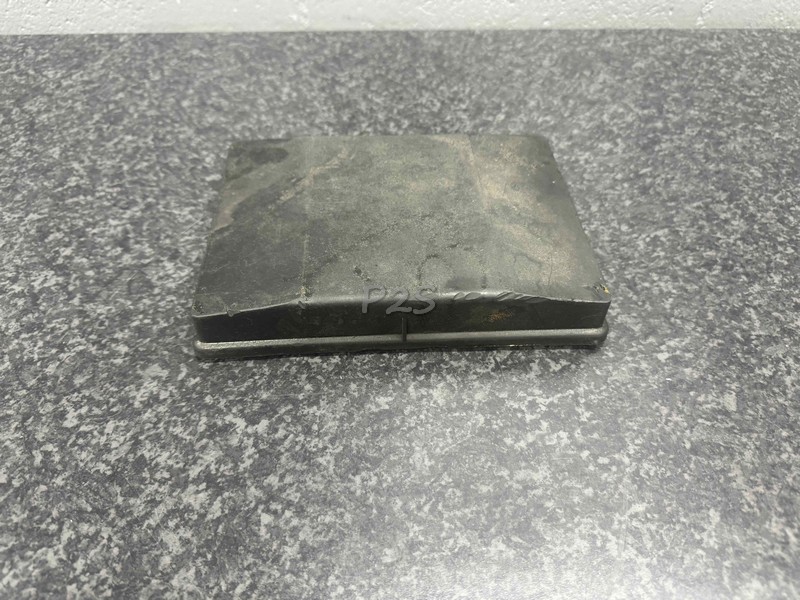 BMW E31 840/850 Fuse Box Cover (USED) – MOTORCADE MOTORSPORT (PTY) LTD